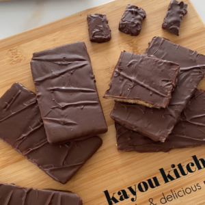 Easy Daim Bars recipe (perfect for vegetarian, vegan & halal!)